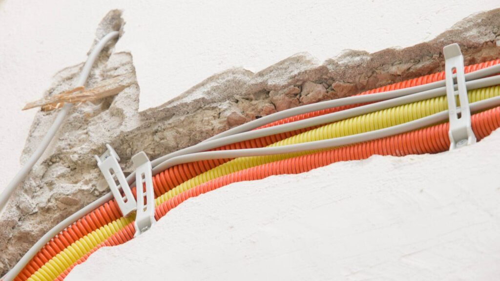Comment choisir les conduits et raccords électriques en PVC adaptés à ...